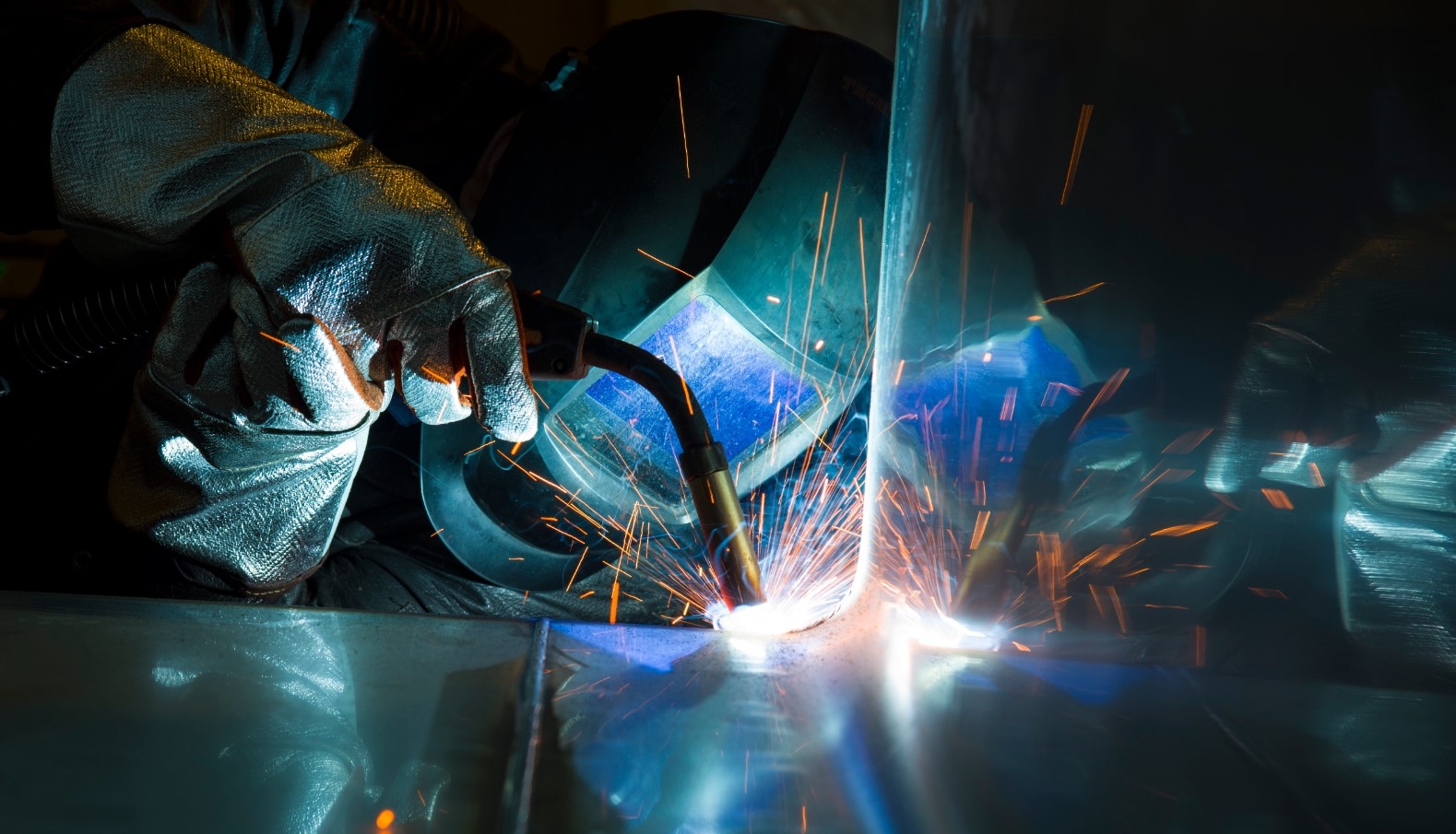 Máy hàn có tốn điện không? Công suất tiêu thụ điện của máy hàn