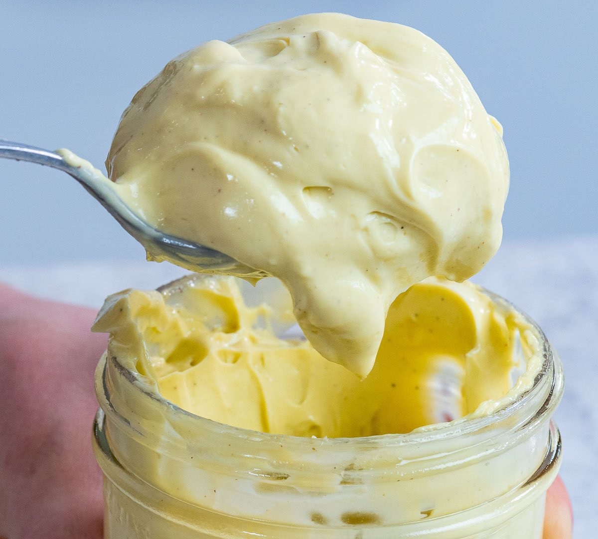 Mayonnaise là gì, bảo quản ra sao? Ăn mayonnaise có béo không?