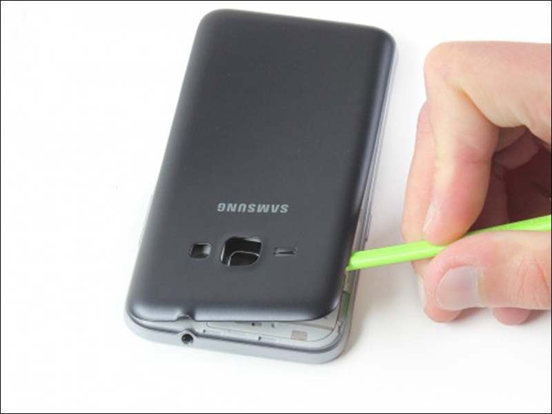 Gợi ý cách thay pin điện thoại Samsung ngay tại nhà đơn giản