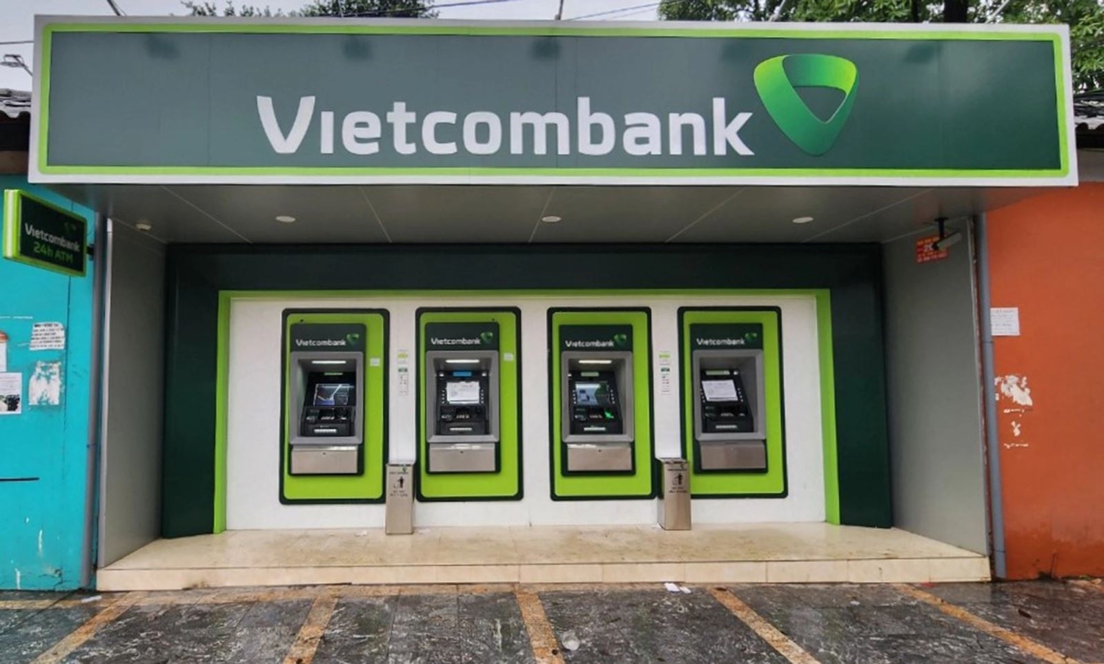 Cách rút tiền ATM Vietcombank siêu đơn giản cho người mới
