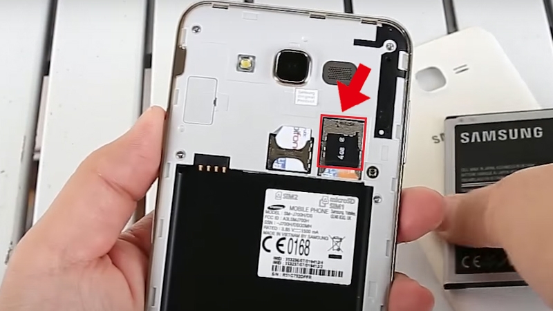 Cách lắp SIM Samsung đúng chuẩn trên cả phiên bản mới và cũ