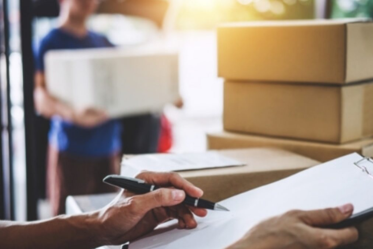 Ship COD là gì? Ưu nhược điểm, bảng giá dịch vụ ship COD mới nhất 2025