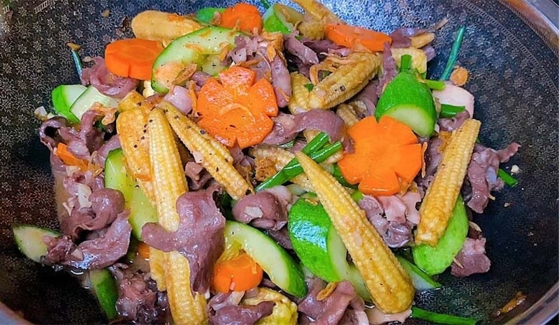 Chia sẻ cách làm món tim cật xào thập cẩm “chuẩn cơm mẹ nấu”