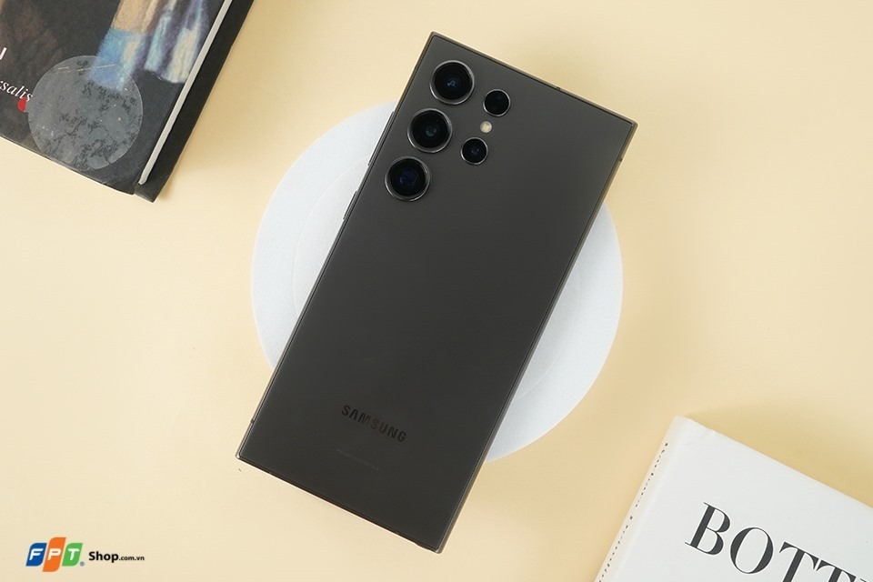 So sánh Galaxy Z Fold6 và Galaxy S24 Ultra: Chọn mua model nào?