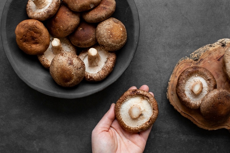 Cách nấu bún rong biển chay thanh đạm lạ miệng