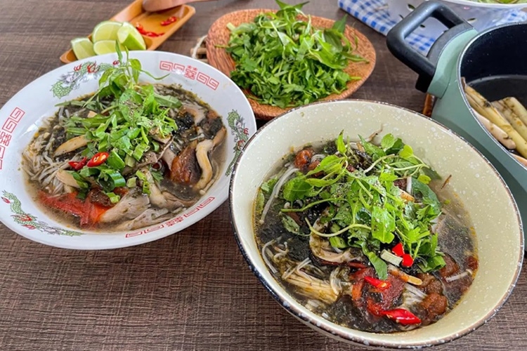 Cách nấu bún rong biển chay thanh đạm lạ miệng