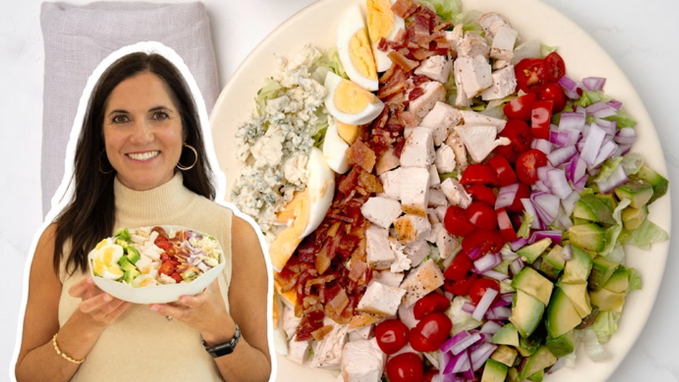 Tìm hiểu Cobb salad và chi tiết cách làm đơn giản ngay tại nhà