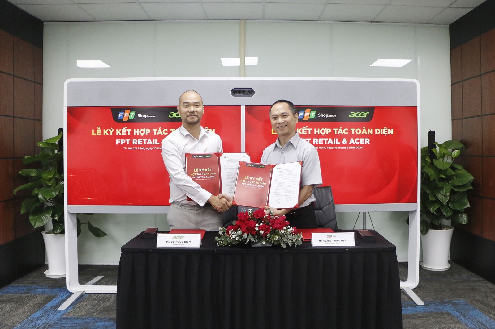 Bùng nổ mùa Back To School 2024, FPT Shop tặng “X3 ưu đãi"