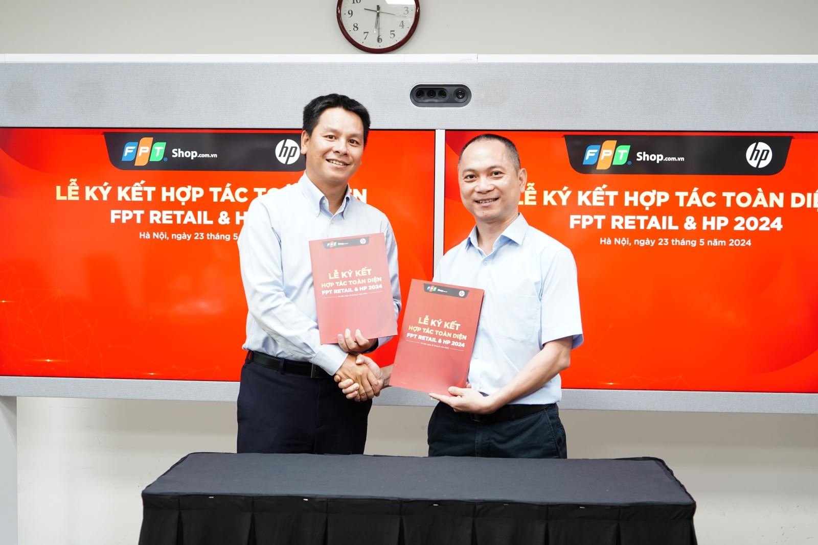 Bùng nổ mùa Back To School 2024, FPT Shop tặng “X3 ưu đãi"
