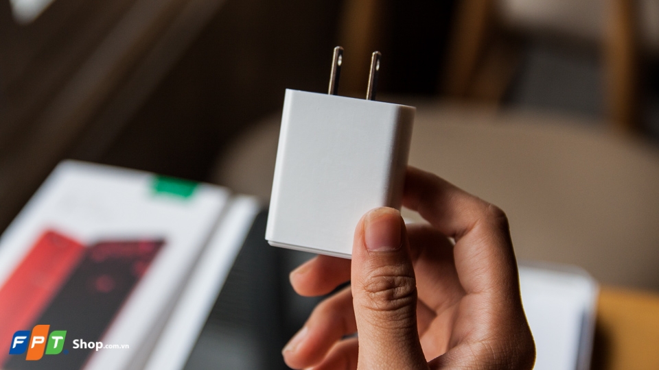 Mở hộp OPPO F7 phiên bản Moonlight Silver