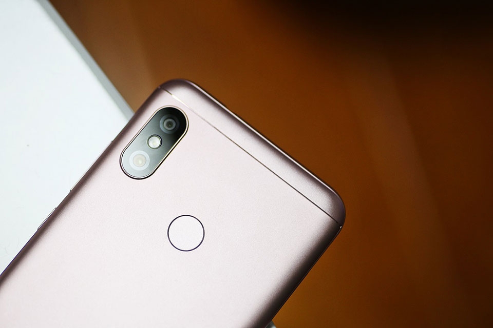 Trên tay Xiaomi Redmi 6 Pro vừa ra mắt, giá hơn 3 triệu