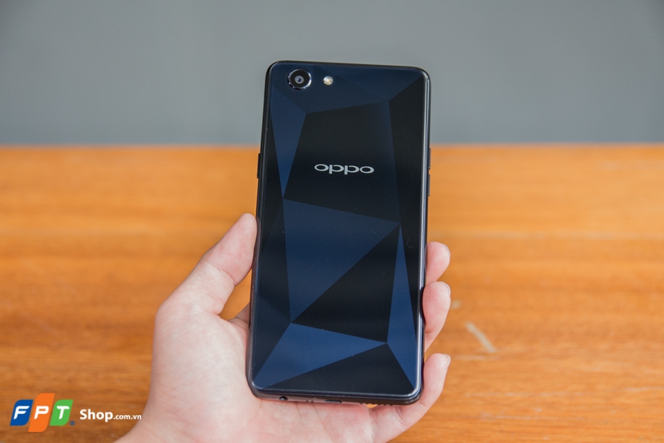 Cùng mức giá, chọn Vivo Y91 hay Oppo F7 Youth?