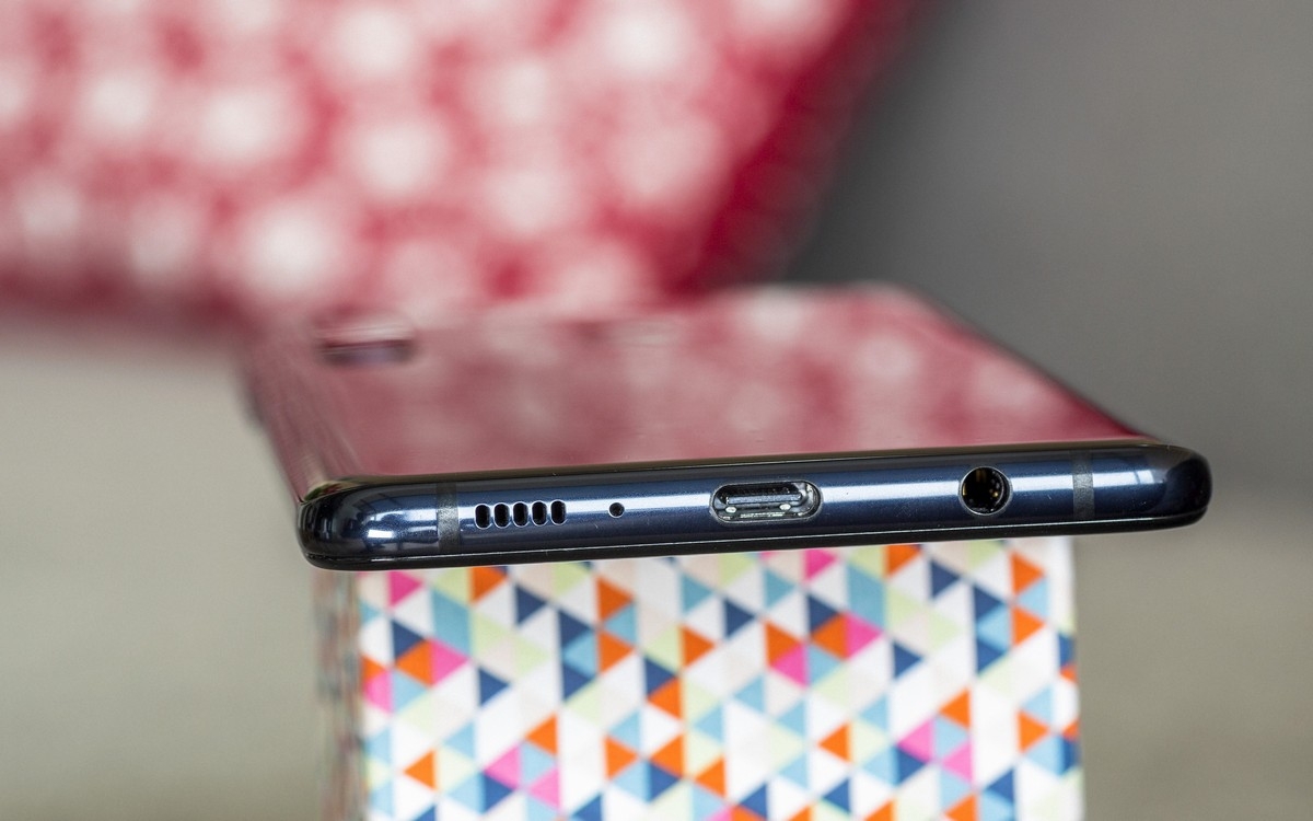 Trên tay và đánh giá thiết kế Samsung Galaxy A9