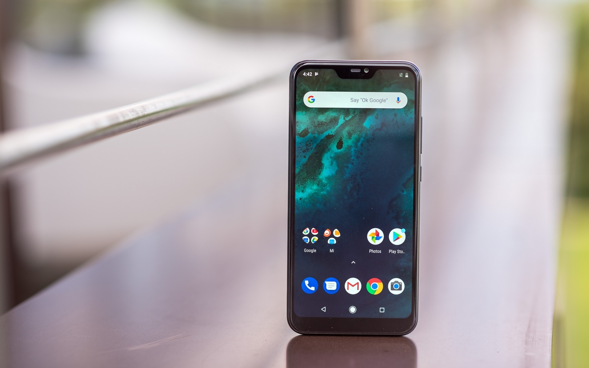 Xiaomi Mi A2 Lite - Smartphone giá rẻ trải nghiệm toàn diện nhất!