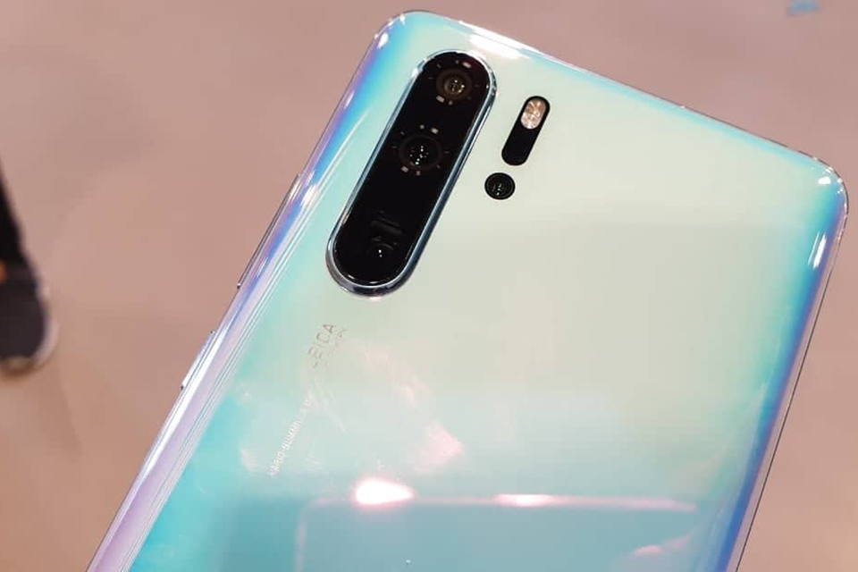 Trên tay nhanh Huawei P30 Pro: 4 camera, Zoom 50X, Kirin 980,...