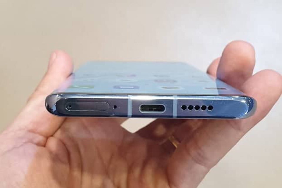Trên tay nhanh Huawei P30 Pro: 4 camera, Zoom 50X, Kirin 980,...