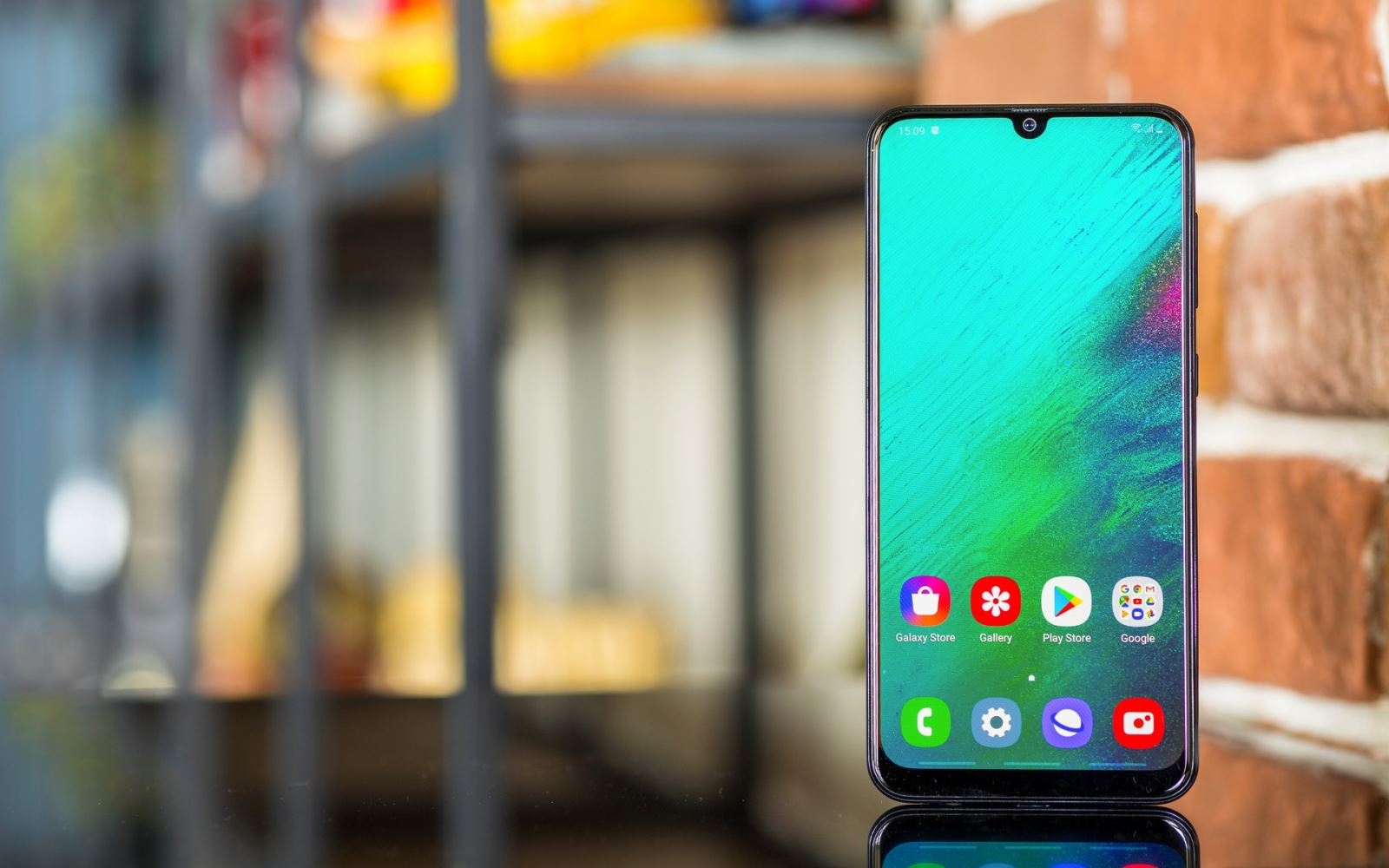 Đôi điều về thiết kế và màn hình Galaxy A50