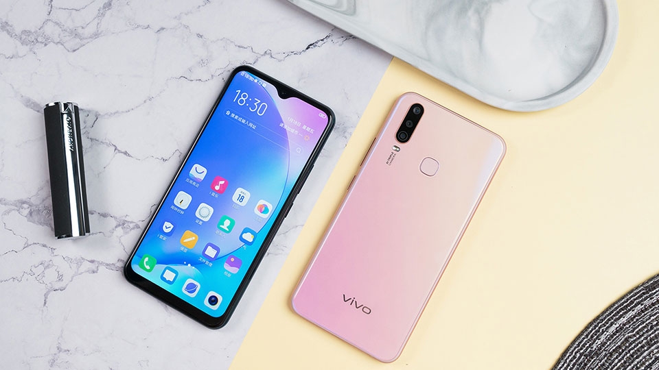 Trên tay Vivo Y3: Giá 5 triệu, 3 camera AI sau, pin 5000 mAh