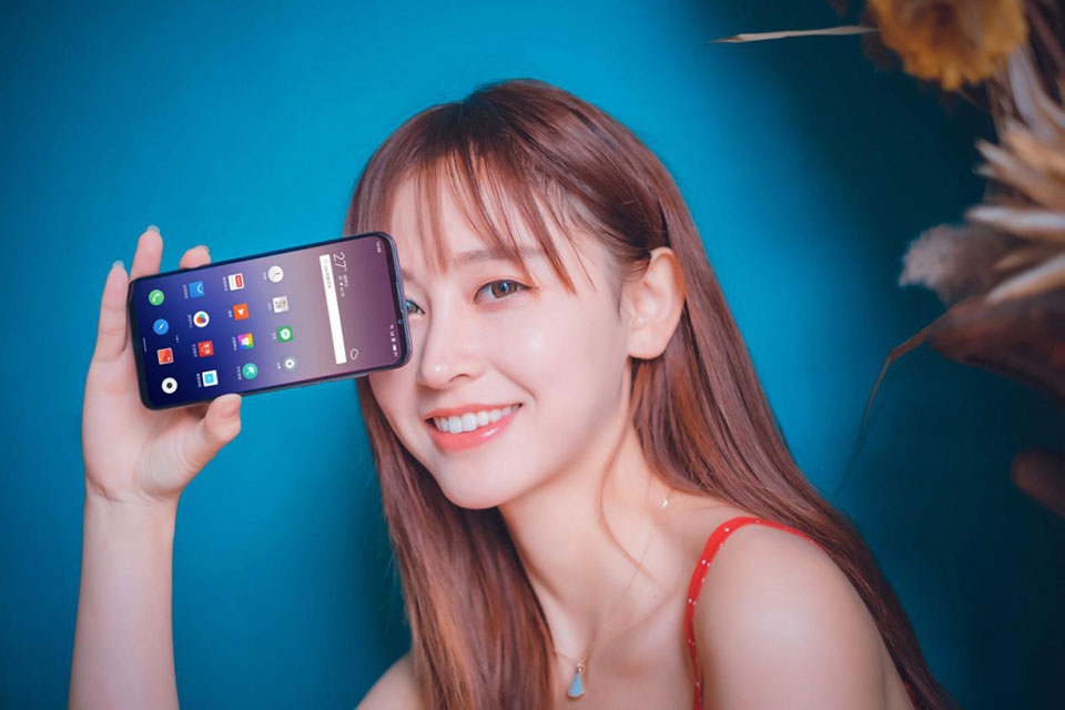 Trên tay Meizu 16Xs: Snapdragon 675, 3 camera AI, không notch