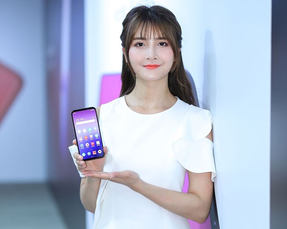 Trên tay Meizu 16Xs: Snapdragon 675, 3 camera AI, không notch