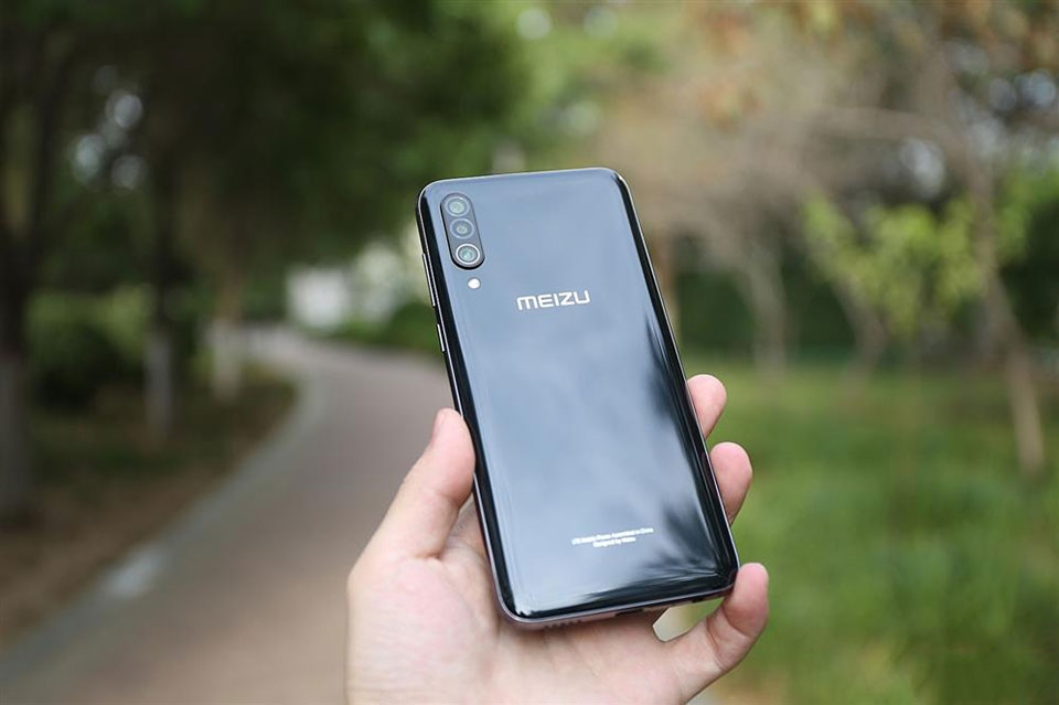 Trên tay Meizu 16Xs: Snapdragon 675, 3 camera AI, không notch
