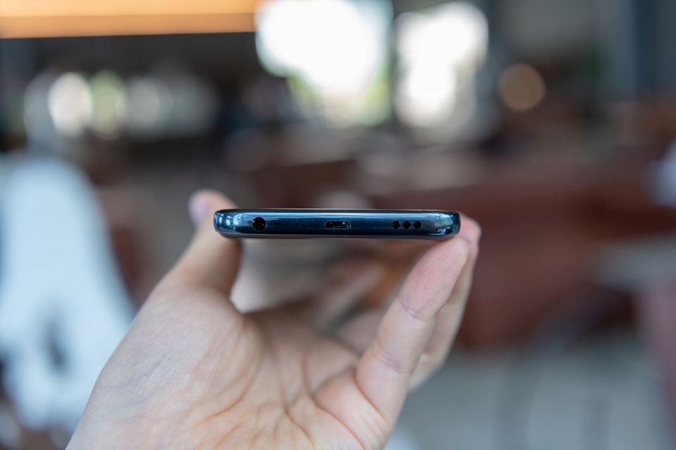 Trên tay LG X4 2019: Smartphone giá rẻ nhất của LG bạn có thể mua