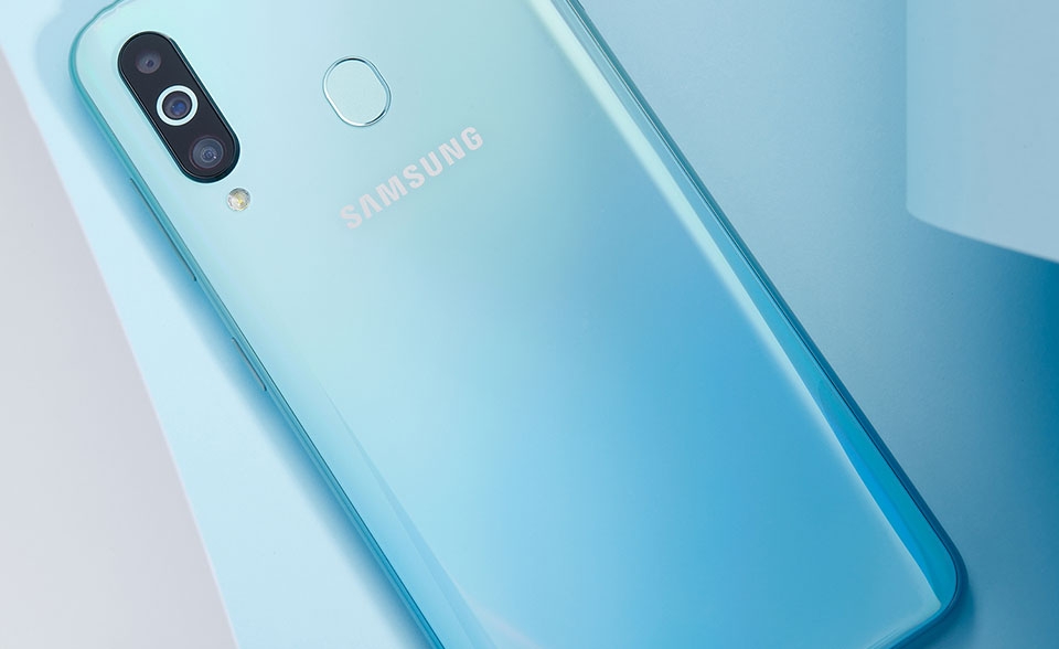 Trên tay Samsung Galaxy A60: Màn đục lỗ, 3 camera và giá 5 triệu