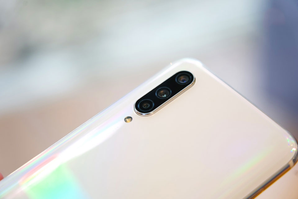 Trên tay Xiaomi Mi CC9 với thiết kế tuyệt đẹp, cấu hình mạnh