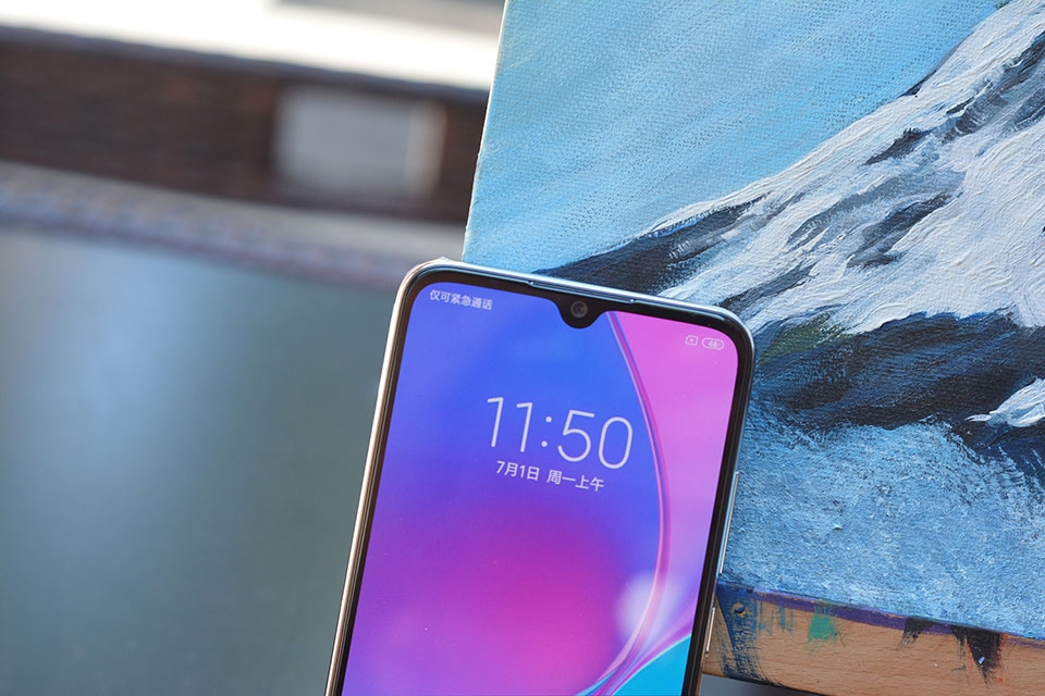 Trên tay Xiaomi Mi CC9e: Màn AMOLED, Snapdragon 665, giá 4 triệu