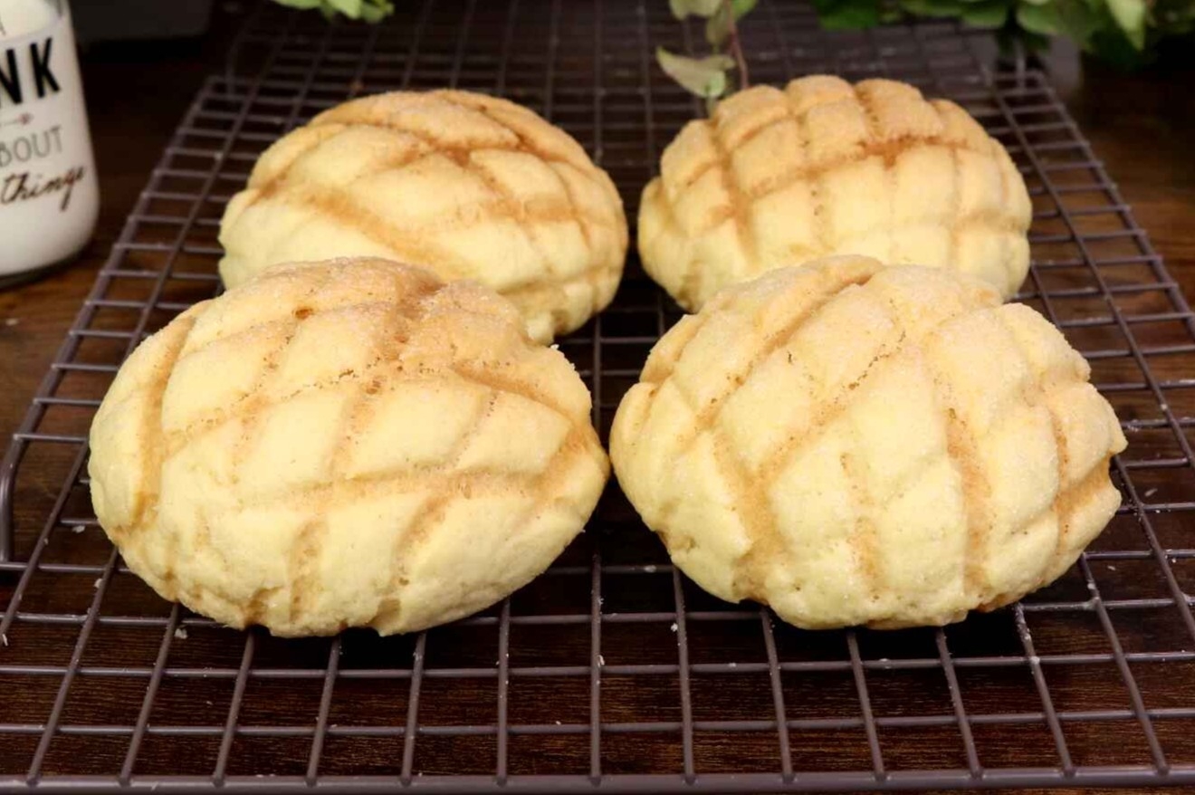 Hướng dẫn làm bánh mì dưa gang Melon Pan thơm ngon khó cưỡng!