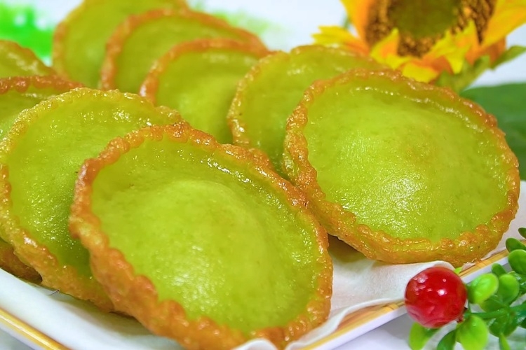 Hướng dẫn làm bánh tai yến lá dứa giòn mềm, ngọt thơm dễ làm tại nhà