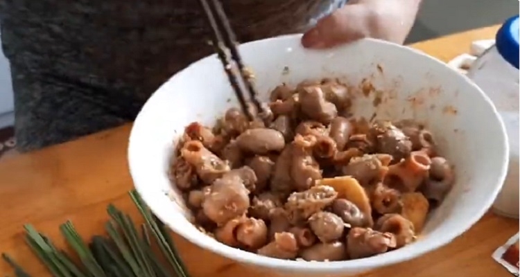 Cách làm bao tử cá basa xào sả ớt giòn ngon, bạn đã biết?