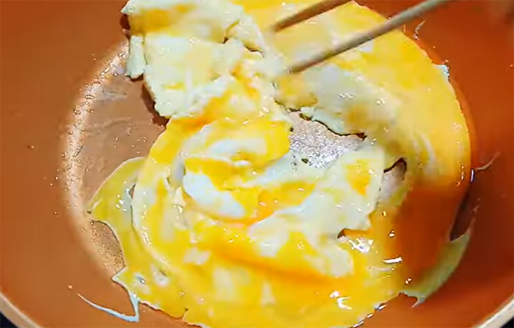 Cách làm món bí đỏ xào trứng thơm ngon, đơn giản, bổ dưỡng cho bữa cơm ...