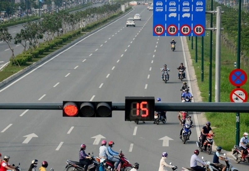 Biển R415 là gì? Lỗi đi sai làn đường phạt bao nhiêu 2025?