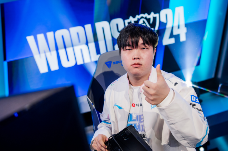 Bin LoL và hành trình trở thành top đường trên LPL thế giới