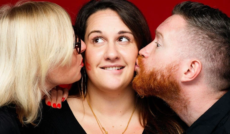 Bisexual là gì? Giải mã song tính và khác biệt trong LGBTQ+
