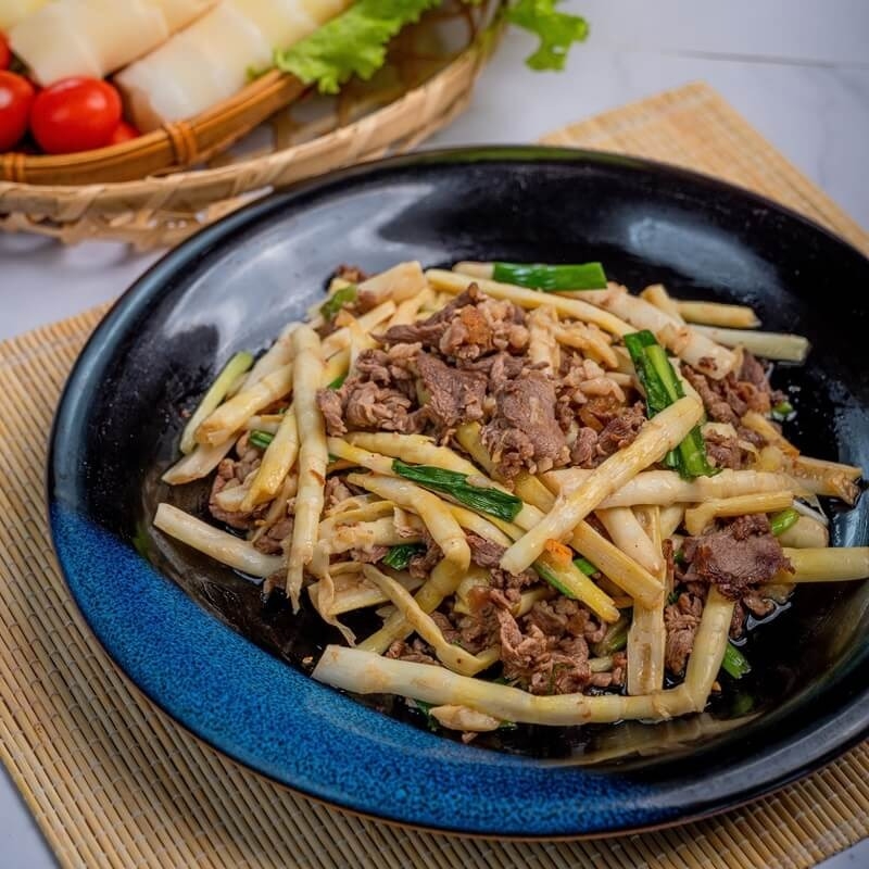 Cách làm bò xào măng chua: Món ăn ngon miệng cho gia đình bạn