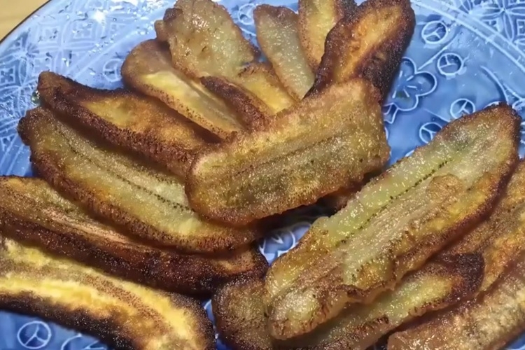 Hướng dẫn cách làm chuối chiên không cần bột giòn ngon, đậm vị