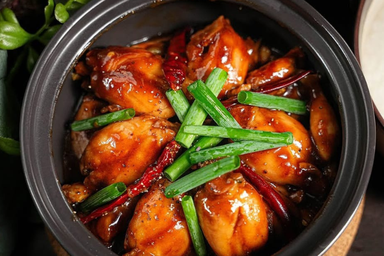 Mách bạn 2 cách làm ếch kho tộ dai ngọt, đậm đà, hấp dẫn