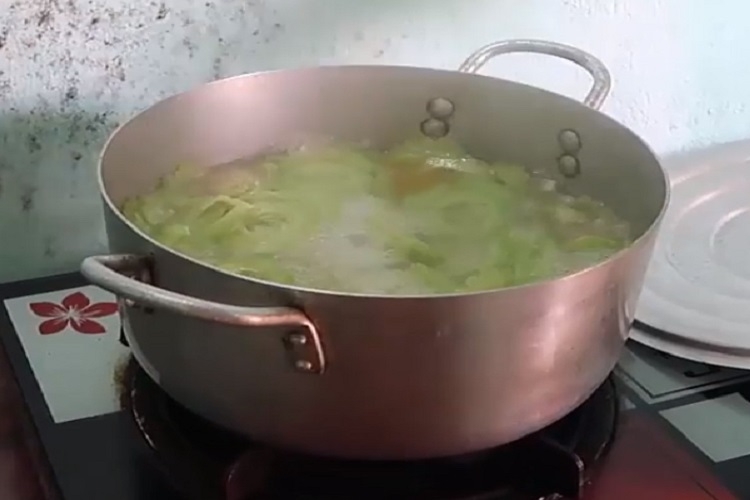 Cách nấu canh khổ qua thịt băm thơm ngon, thanh mát, không đắng