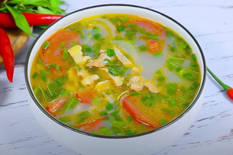 Chia sẻ cách làm canh trai nấu rau răm giải nhiệt mùa hè