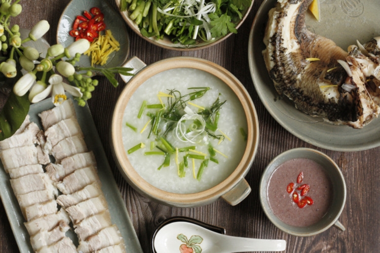 Hướng dẫn bạn cách nấu cháo ám mềm ngọt, thanh đạm ấm bụng ngày mưa