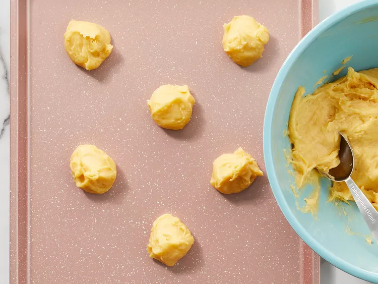 Cream Puff - Món bánh su kem ngọt ngào, béo ngậy của Pháp
