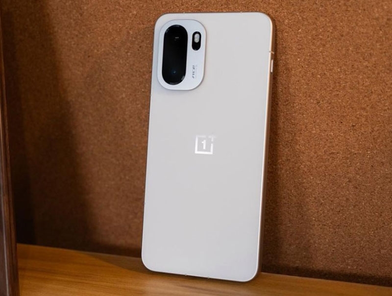 Đánh giá OnePlus Ace 6: Chip Snapdragon 8 Elite, màn 165 Hz