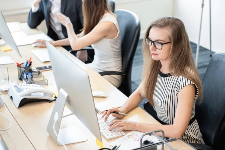 Data Entry Clerk là gì? Tổng quan kỹ năng, yêu cầu và cơ hội việc làm