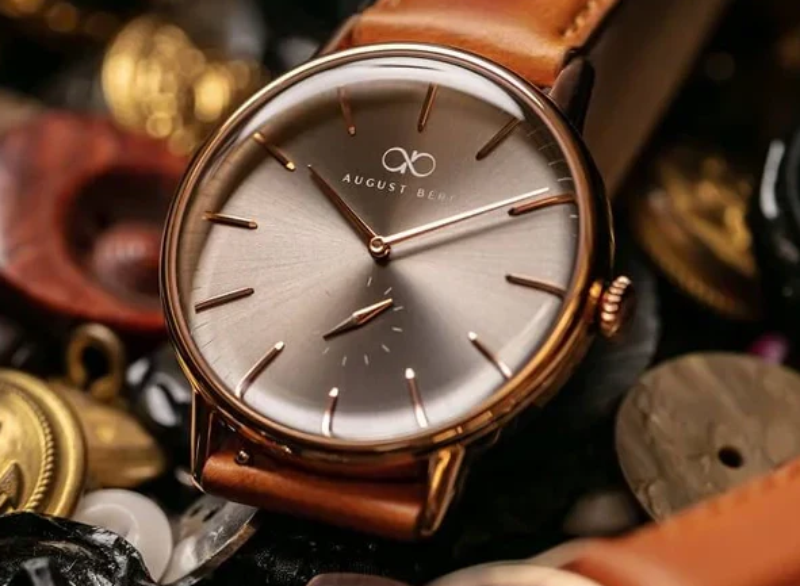 Đồng hồ thạch anh là gì? Cách hoạt động và lý do được ưa chuộng