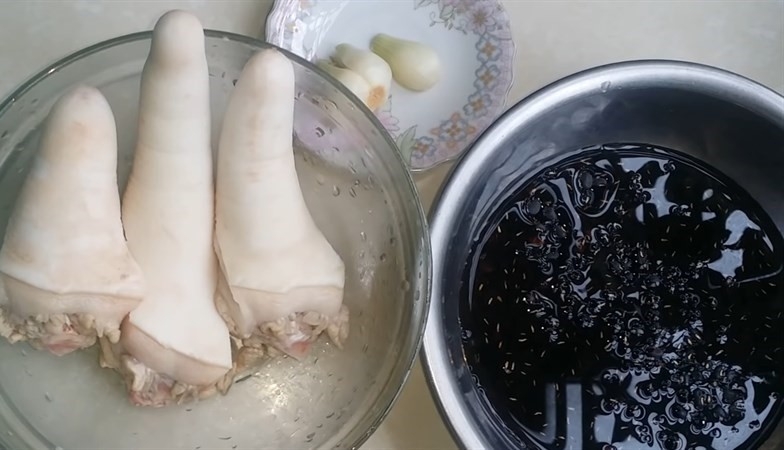 Đuôi heo hầm đậu đen - món ăn bổ dưỡng, nhiều năng lượng cho người cần ...