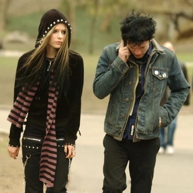 Emo là gì? Phong cách Emo và hành trình tái sinh mạnh mẽ trong giới trẻ ...