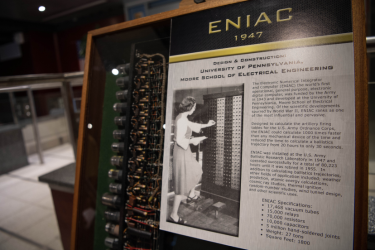 Tìm hiểu tất tần tật về ENIAC - “Kỳ quan” máy tính điện tử đầu tiên của ...