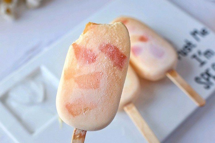 Cách làm kem đào mát lạnh, thơm ngon với các nguyên liệu dễ tìm